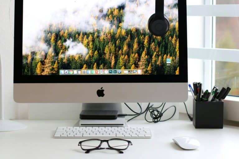 10 Awesome Ways to Customize Your Desktop Layout | Tech Engine ...